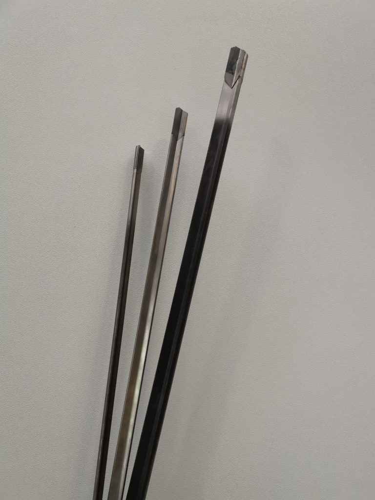 Wiercenie głębokich otworów w metalu - REGFORM - narzędziownia, formy ...